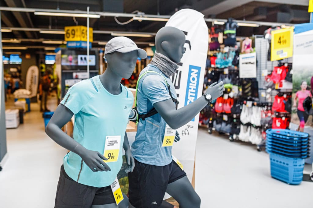 Decathlon zlevnil chytré hodinky o 55 %. Češi teď berou prodejny útokem ...